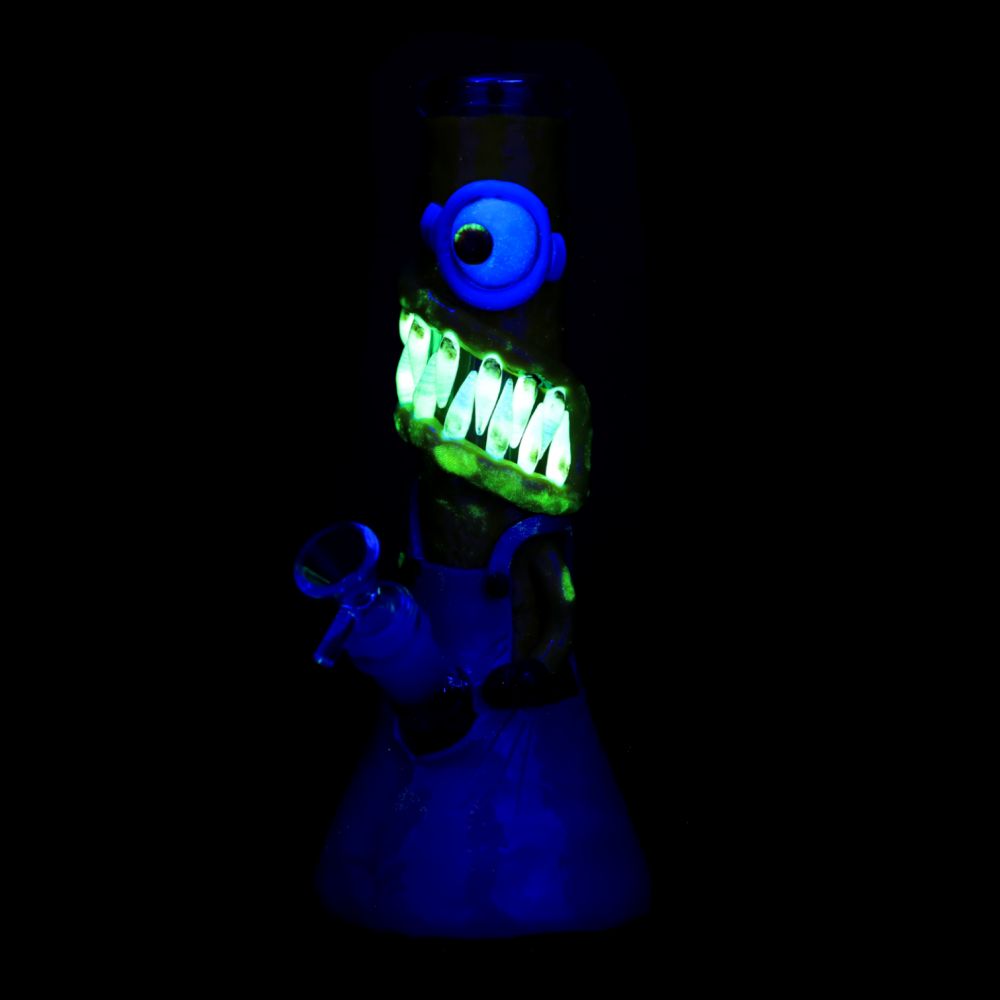 Skygate Wholesale | Clover Glass - 8" "Mighty Minion Menace" Glow in ...